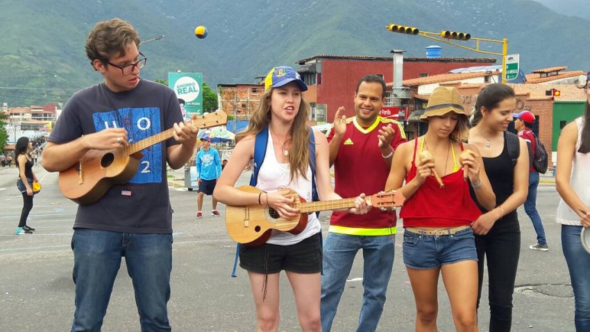 Fuerte represión de GNB y Poli Mérida durante plantón en rechazo a la ...
