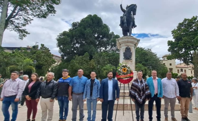 Alcalde de Mérida Jesús Araque se sumó a celebración 19 Aniversario del ...