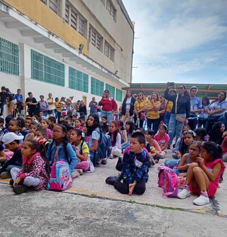 Zenaida Hernández: Unos 4000 niños comenzaron plan vacacional en el ...